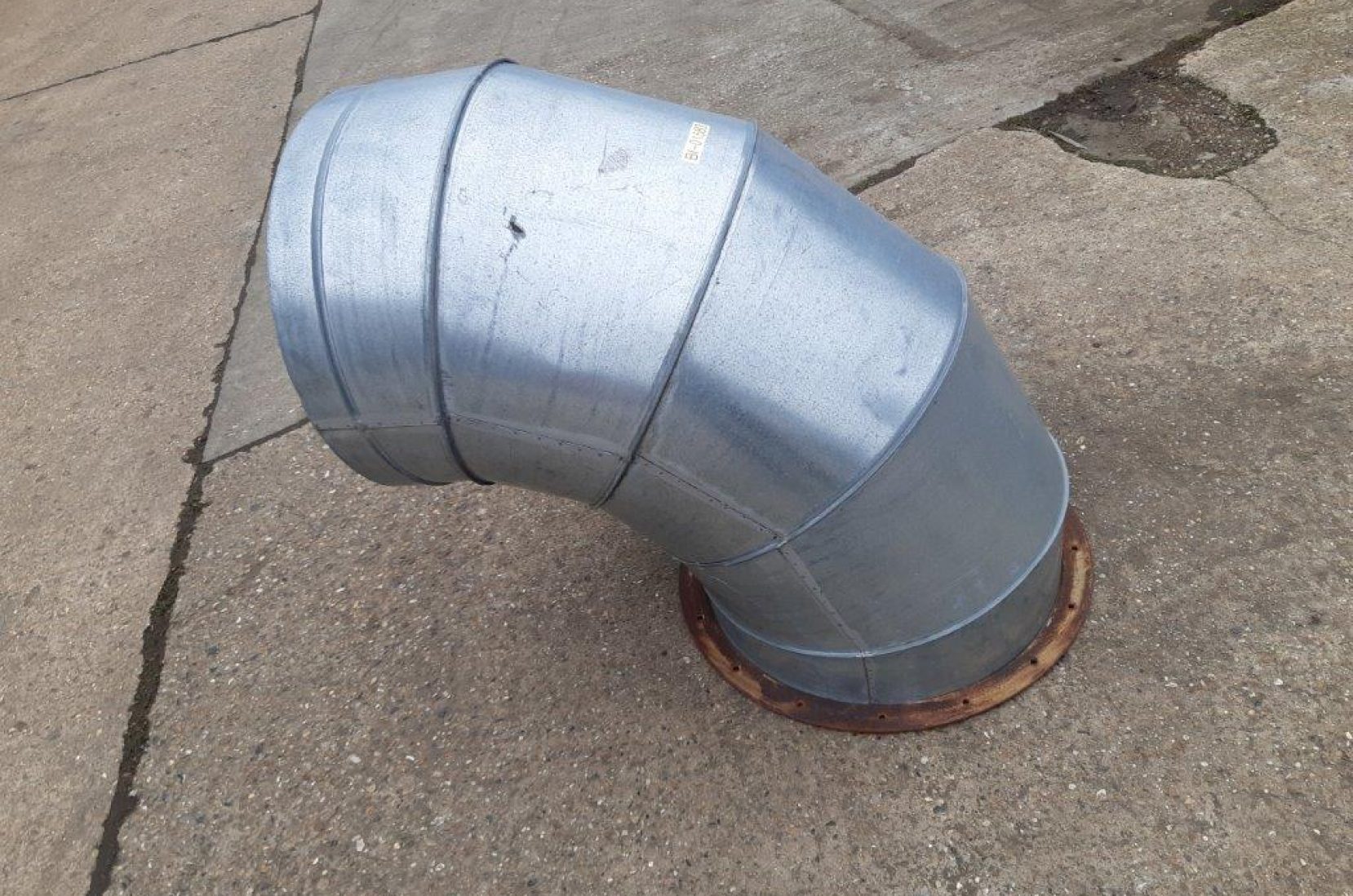 630MM 90DEG galvanised bend - Doubleday Group