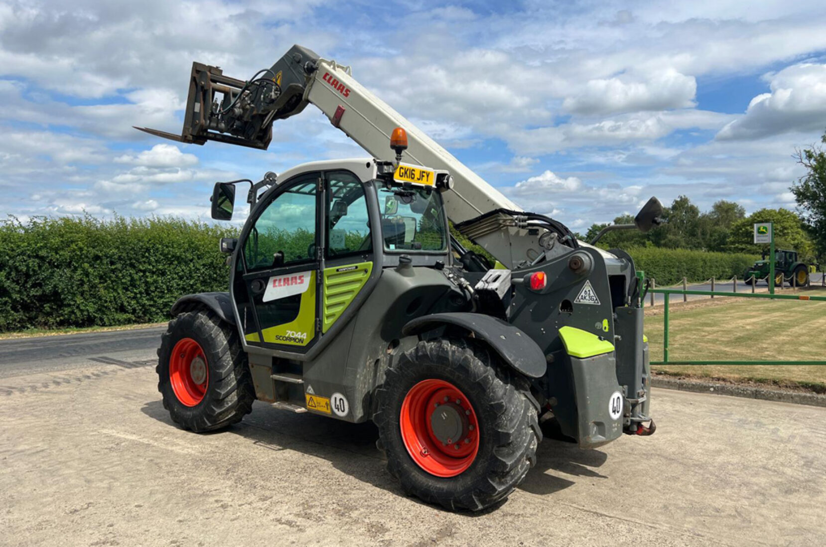 7044 SCORPION TELEHANDLER - Doubleday Group