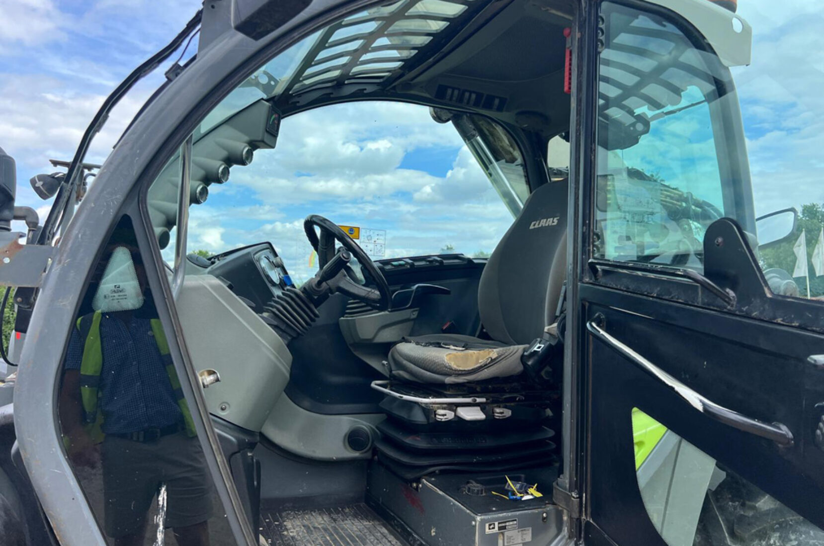 7044 SCORPION TELEHANDLER - Doubleday Group