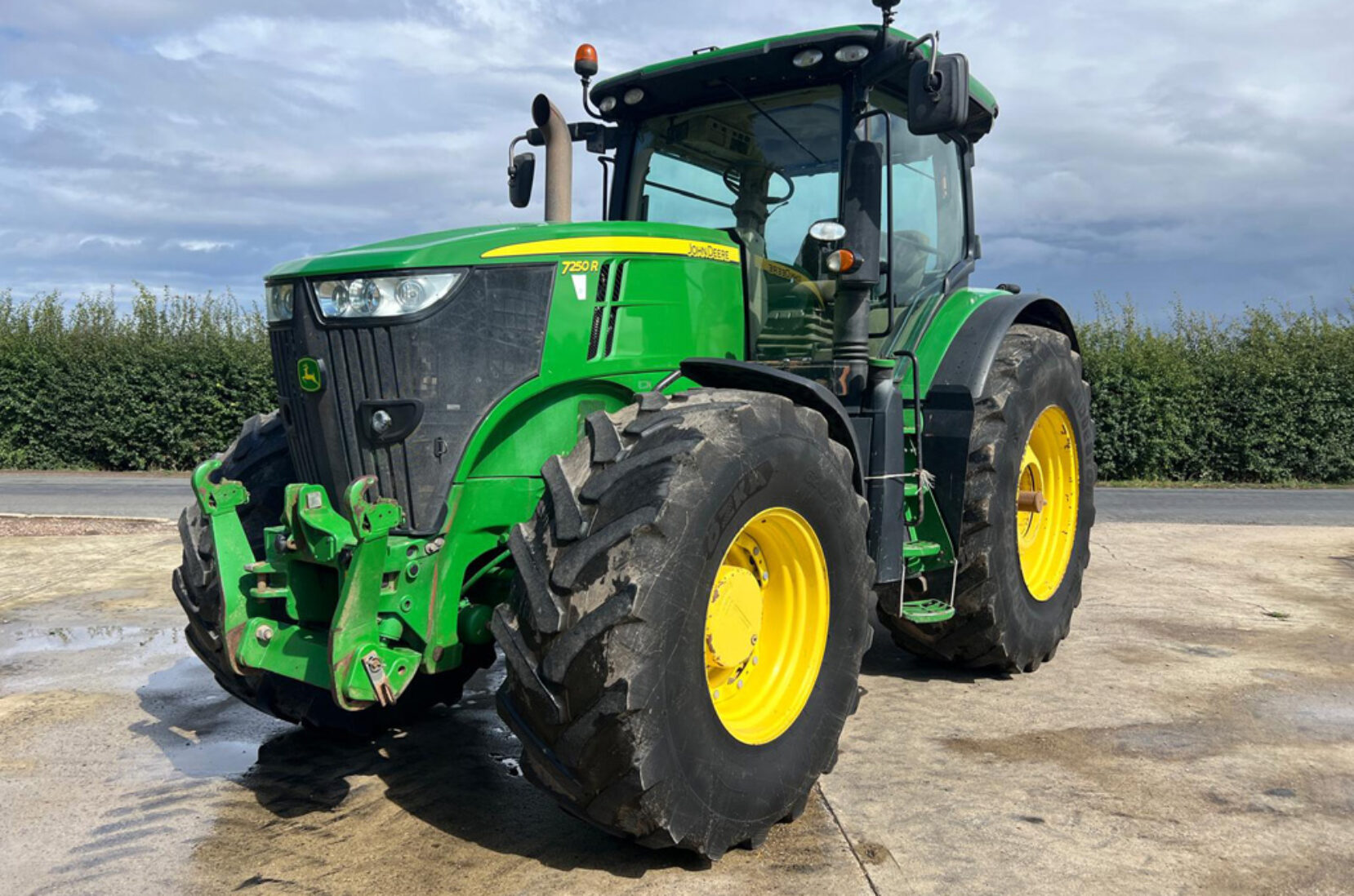 7250R TRACTOR - Doubleday Group