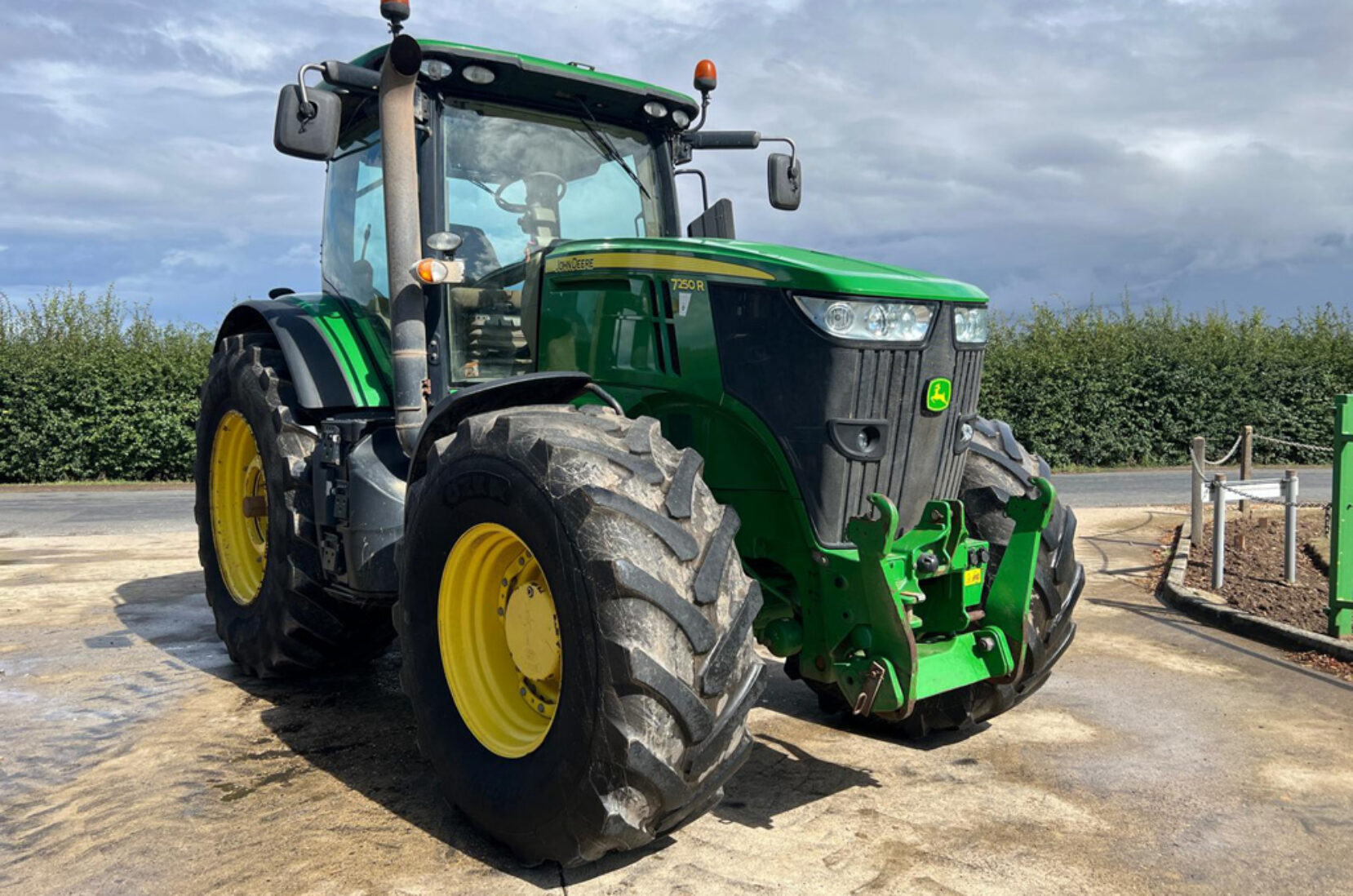 7250R TRACTOR - Doubleday Group