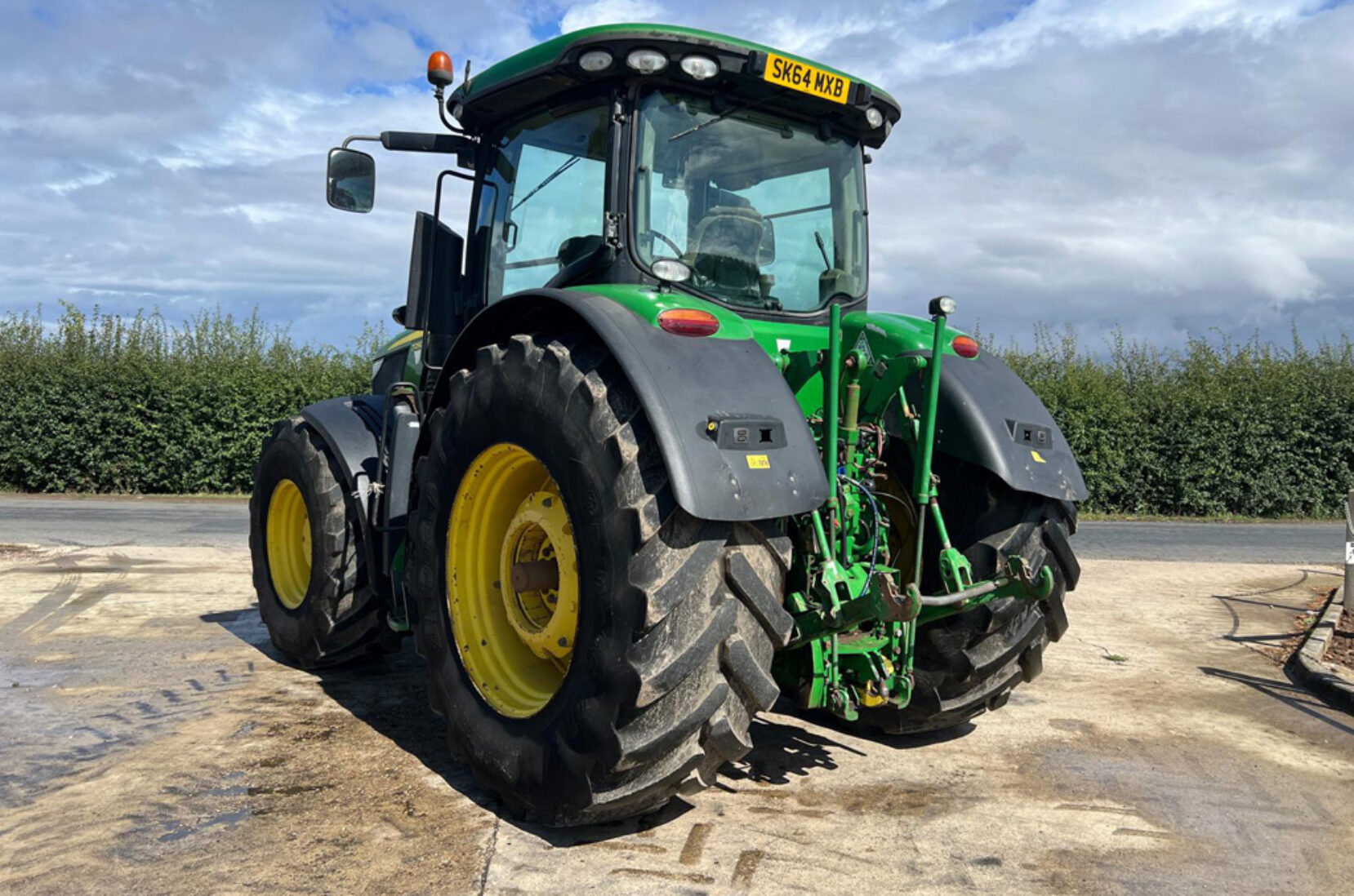 7250R TRACTOR - Doubleday Group
