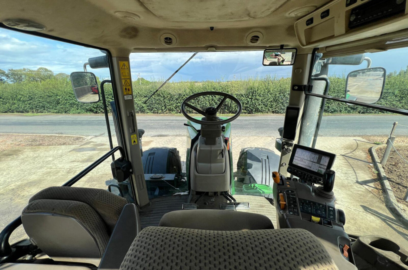 7250R TRACTOR - Doubleday Group