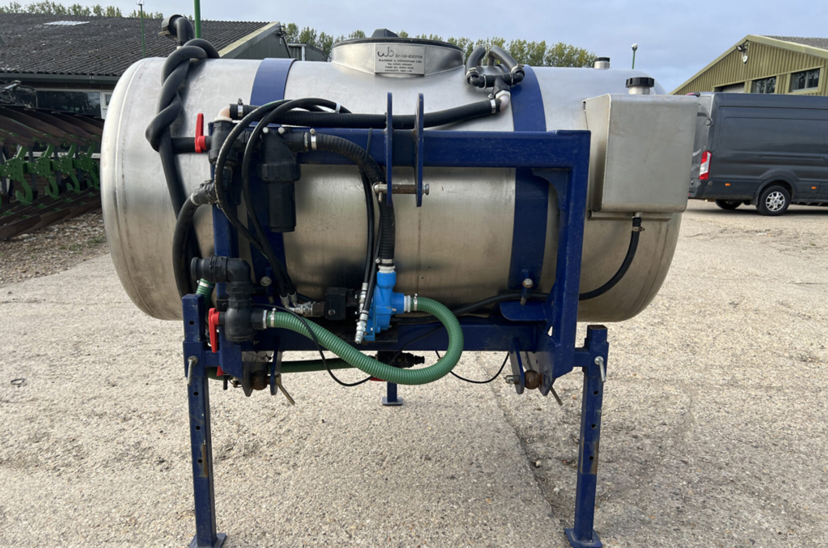 NITRO BAR TANK - Doubleday Group