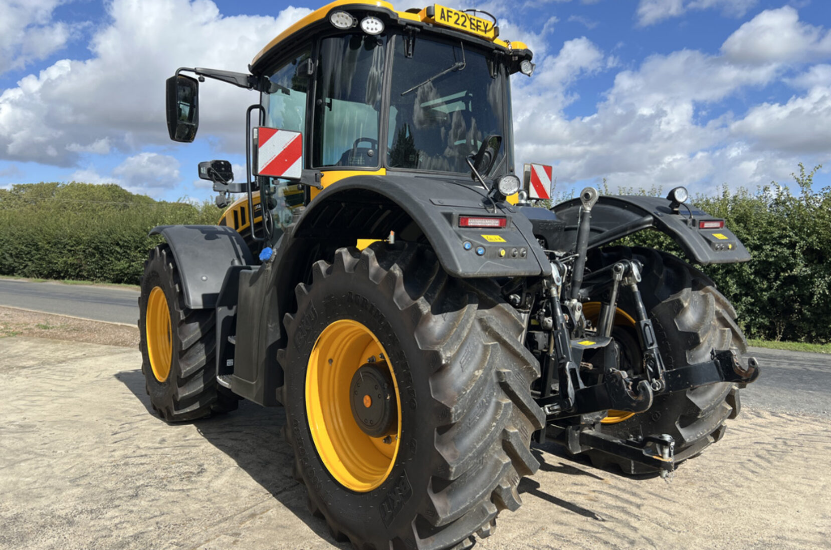 4220 FASTRAC TRACTOR - Doubleday Group
