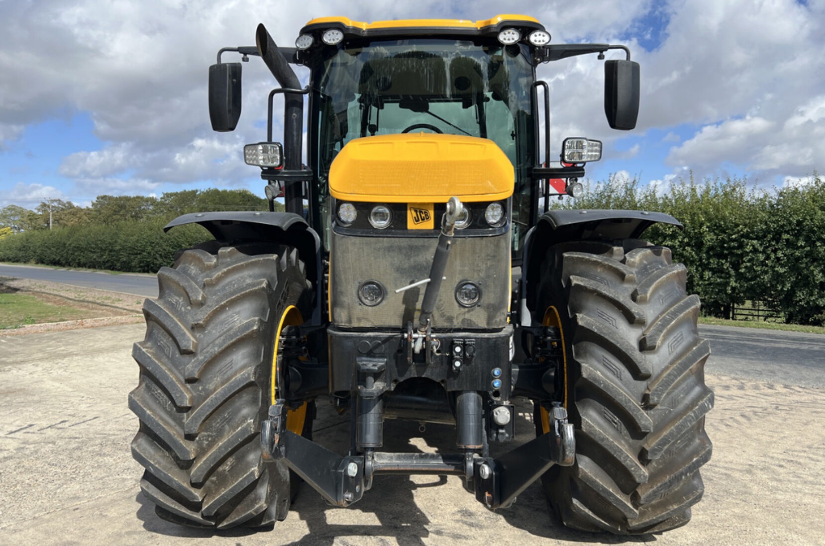 4220 FASTRAC TRACTOR - Doubleday Group